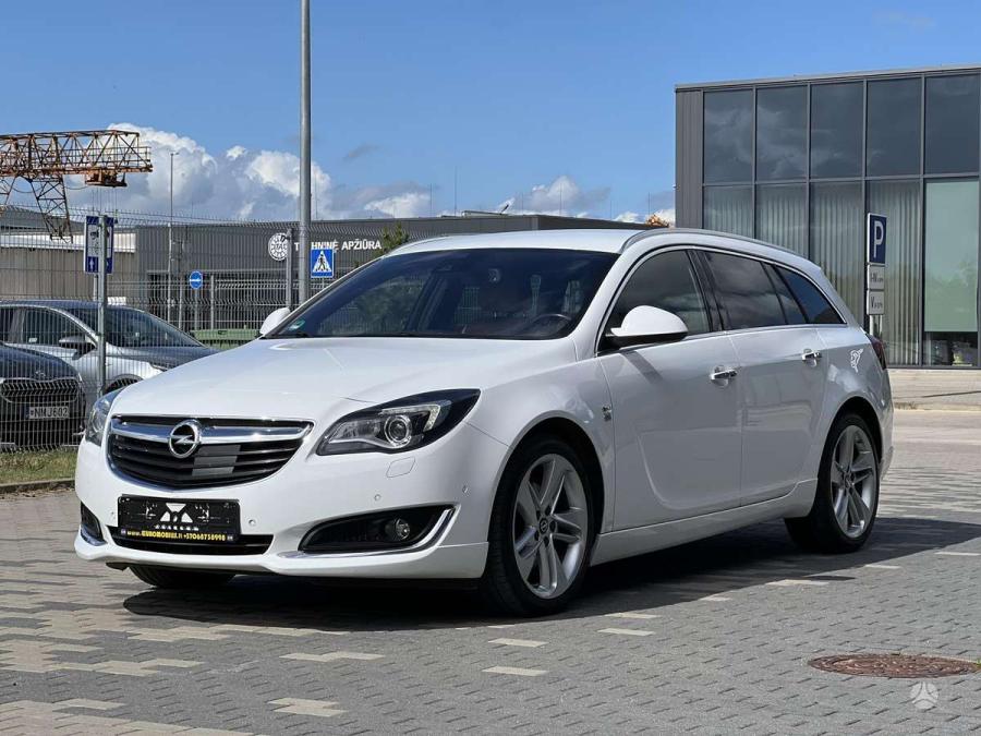 White Opel Insignia 2016 in Siauliai, with an engine capacity of 1.96 L and mileage of 205 thousand km for 7300 €, photo 4 on AUTOMOTO.COM.LV