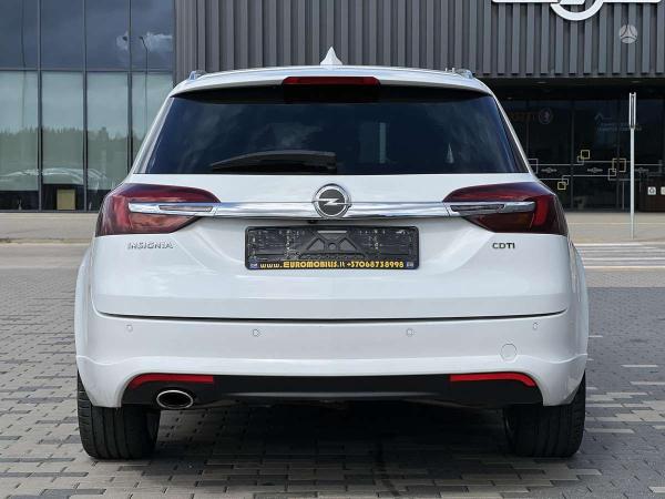 White Opel Insignia 2016 in Siauliai, with an engine capacity of 1.96 L and mileage of 205 thousand km for 7300 €, photo 7 on AUTOMOTO.COM.LV