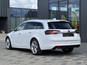 White Opel Insignia 2016 in Siauliai, with an engine capacity of 1.96 L and mileage of 205 thousand km for 7300 €, photo 10 on AUTOMOTO.COM.LV