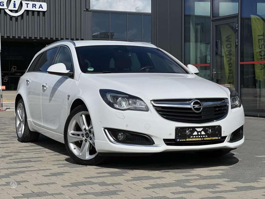 White Opel Insignia 2016 in Siauliai, with an engine capacity of 1.96 L and mileage of 205 thousand km for 7300 €, photo 13 on AUTOMOTO.COM.LV