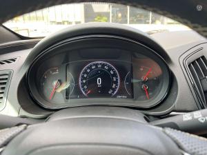 White Opel Insignia 2016 in Siauliai, with an engine capacity of 1.96 L and mileage of 205 thousand km for 7300 €, photo 19 on AUTOMOTO.COM.LV