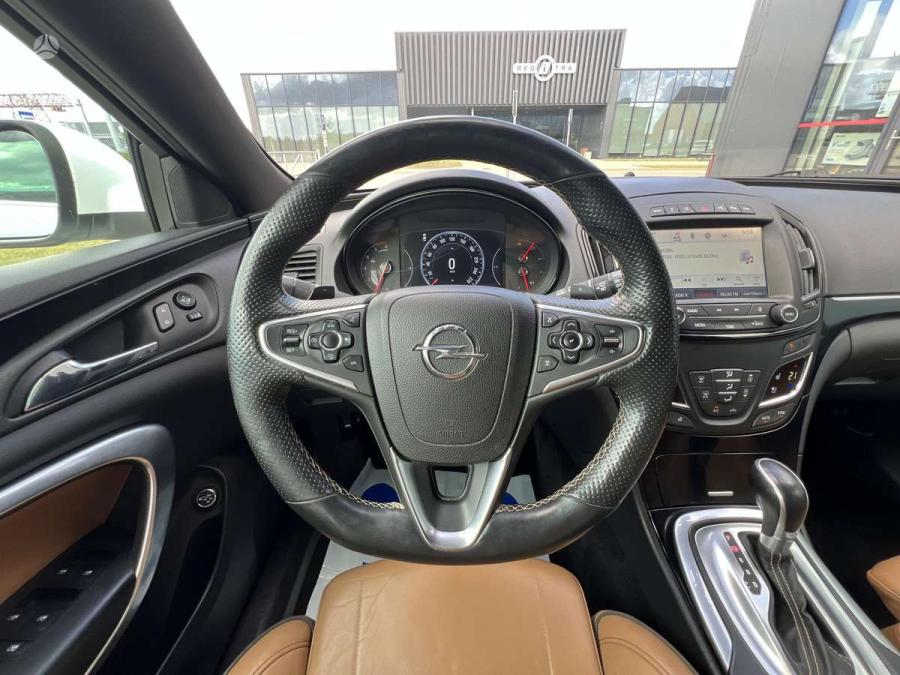 White Opel Insignia 2016 in Siauliai, with an engine capacity of 1.96 L and mileage of 205 thousand km for 7300 €, photo 20 on AUTOMOTO.COM.LV