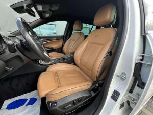 White Opel Insignia 2016 in Siauliai, with an engine capacity of 1.96 L and mileage of 205 thousand km for 7300 €, photo 26 on AUTOMOTO.COM.LV