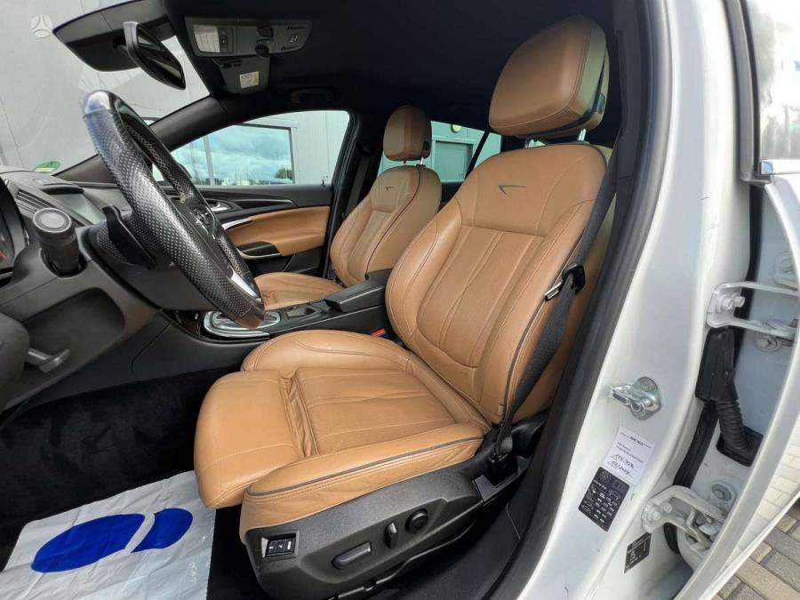 White Opel Insignia 2016 in Siauliai, with an engine capacity of 1.96 L and mileage of 205 thousand km for 7300 €, photo 26 on AUTOMOTO.COM.LV