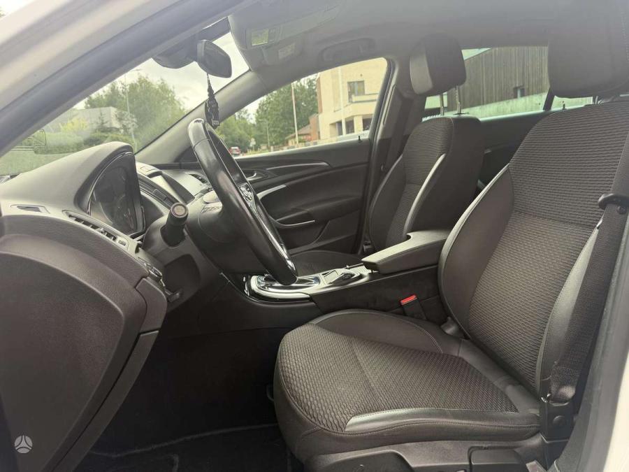 Balts Opel Insignia 2016 Viļņa, ar dzinēja tilpumu 1.96 L un nobraukumu 260 tūkst. km par 4500 €, foto 14 vietnē AUTOMOTO.COM.LV