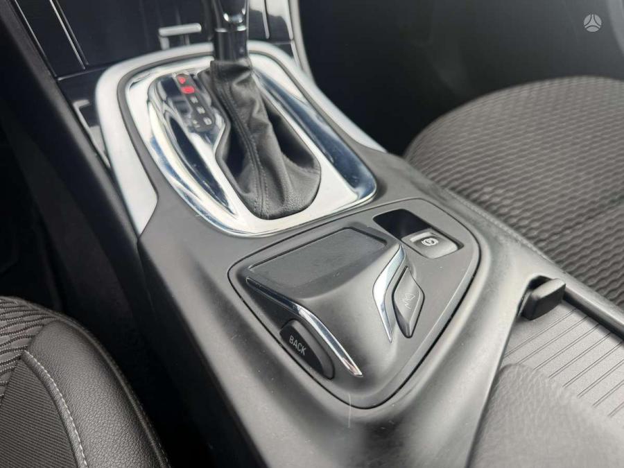 Balts Opel Insignia 2016 Viļņa, ar dzinēja tilpumu 1.96 L un nobraukumu 260 tūkst. km par 4500 €, foto 19 vietnē AUTOMOTO.COM.LV