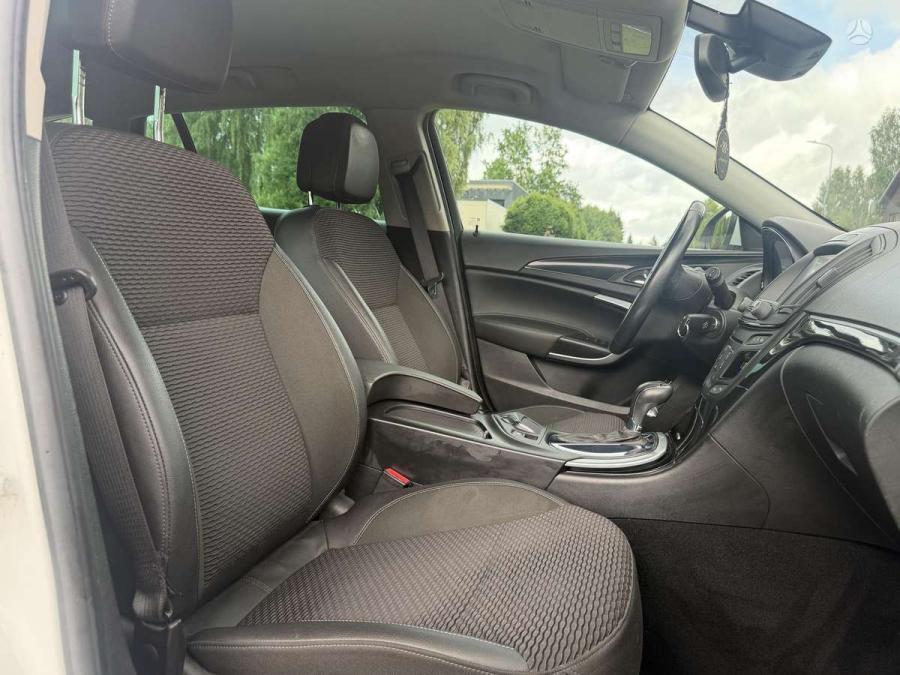 Balts Opel Insignia 2016 Viļņa, ar dzinēja tilpumu 1.96 L un nobraukumu 260 tūkst. km par 4500 €, foto 20 vietnē AUTOMOTO.COM.LV