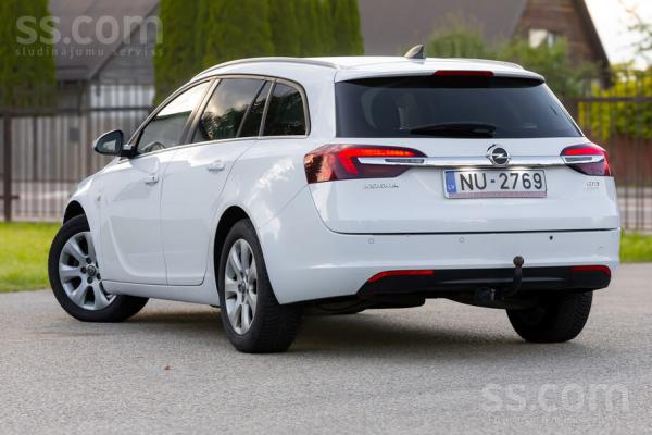 White Opel Insignia 2016 in Jelgava, with an engine capacity of 1.60 L and mileage of 277 thousand km for 6100 €, photo 7 on AUTOMOTO.COM.LV