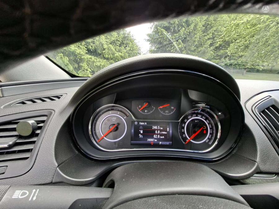 Balts Opel Insignia 2016 Viļņa, ar dzinēja tilpumu 2.00 L un nobraukumu 250 tūkst. km par 4200 €, foto 10 vietnē AUTOMOTO.COM.LV