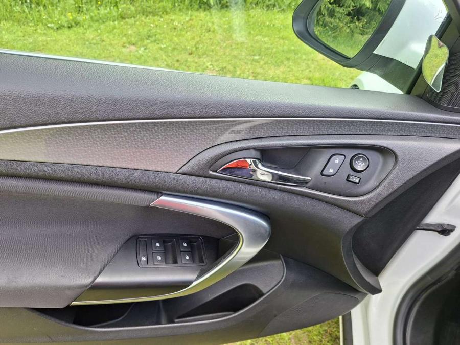 Balts Opel Insignia 2016 Viļņa, ar dzinēja tilpumu 2.00 L un nobraukumu 250 tūkst. km par 4200 €, foto 12 vietnē AUTOMOTO.COM.LV