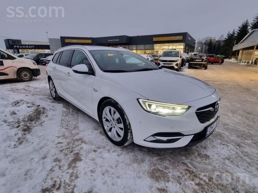 Balts Opel Insignia 2017 Rīga, ar dzinēja tilpumu 2.00 L un nobraukumu 140 tūkst. km par 15400 €, foto 1 vietnē AUTOMOTO.COM.LV