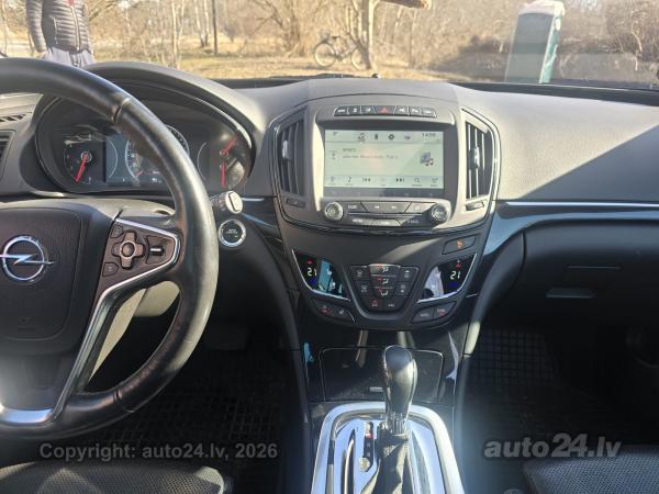 White Opel Insignia 2017 in Tallinn, with an engine capacity of 2.00 L and mileage of 328 thousand km for 6990 €, photo 6 on AUTOMOTO.COM.LV