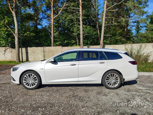 White Opel Insignia 2017 in Tallinn, with an engine capacity of 1.50 L and mileage of 219 thousand km for 10900 €, photo 5 on AUTOMOTO.COM.LV