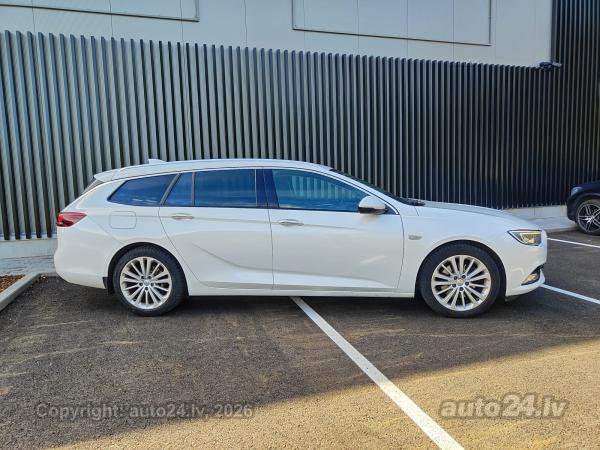 White Opel Insignia 2017 in Tallinn, with an engine capacity of 1.50 L and mileage of 219 thousand km for 10900 €, photo 6 on AUTOMOTO.COM.LV