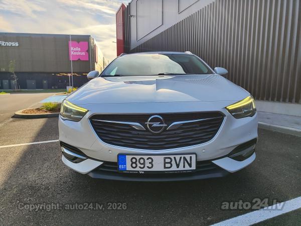 White Opel Insignia 2017 in Tallinn, with an engine capacity of 1.50 L and mileage of 219 thousand km for 10900 €, photo 8 on AUTOMOTO.COM.LV