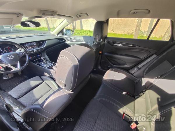 White Opel Insignia 2017 in Tallinn, with an engine capacity of 1.50 L and mileage of 219 thousand km for 10900 €, photo 9 on AUTOMOTO.COM.LV