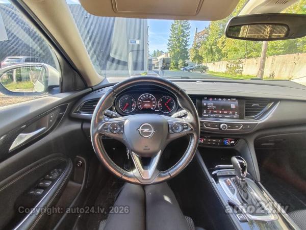 White Opel Insignia 2017 in Tallinn, with an engine capacity of 1.50 L and mileage of 219 thousand km for 10900 €, photo 10 on AUTOMOTO.COM.LV