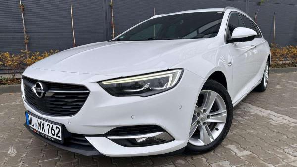White Opel Insignia 2018 in Vilnius, with an engine capacity of 1.60 L and mileage of 209 thousand km for 8950 €, photo 3 on AUTOMOTO.COM.LV