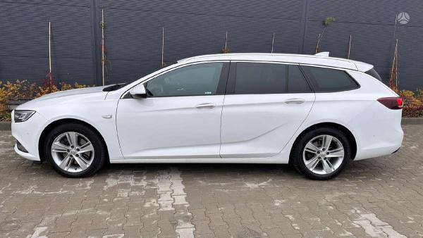 White Opel Insignia 2018 in Vilnius, with an engine capacity of 1.60 L and mileage of 209 thousand km for 8950 €, photo 5 on AUTOMOTO.COM.LV