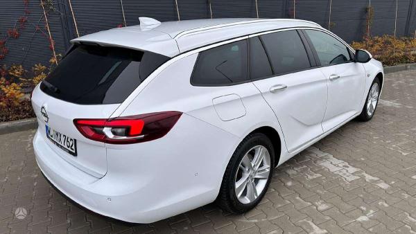 White Opel Insignia 2018 in Vilnius, with an engine capacity of 1.60 L and mileage of 209 thousand km for 8950 €, photo 8 on AUTOMOTO.COM.LV