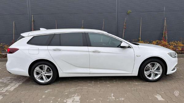 White Opel Insignia 2018 in Vilnius, with an engine capacity of 1.60 L and mileage of 209 thousand km for 8950 €, photo 9 on AUTOMOTO.COM.LV