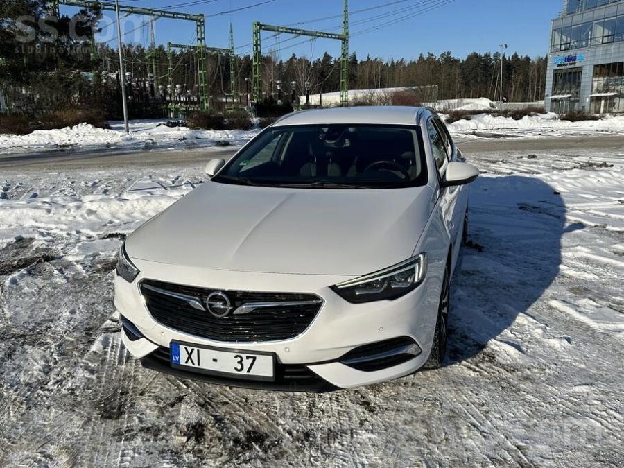 White Opel Insignia 2018 in Riga, with an engine capacity of 1.50 L and mileage of 117 thousand km for 14000 €, photo 3 on AUTOMOTO.COM.LV