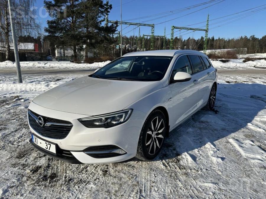 White Opel Insignia 2018 in Riga, with an engine capacity of 1.50 L and mileage of 117 thousand km for 14000 €, photo 4 on AUTOMOTO.COM.LV