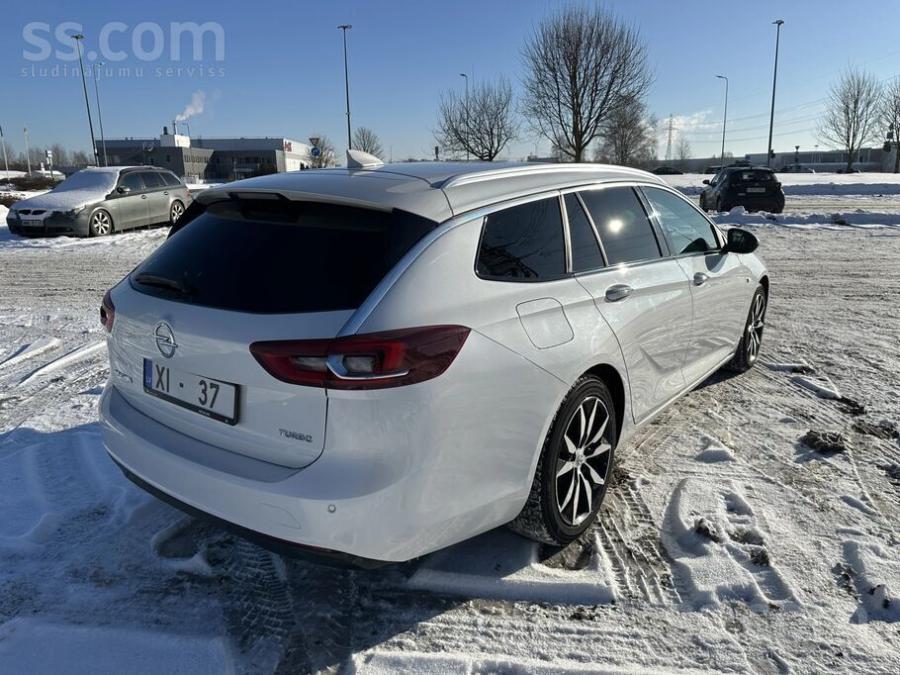 White Opel Insignia 2018 in Riga, with an engine capacity of 1.50 L and mileage of 117 thousand km for 14000 €, photo 5 on AUTOMOTO.COM.LV