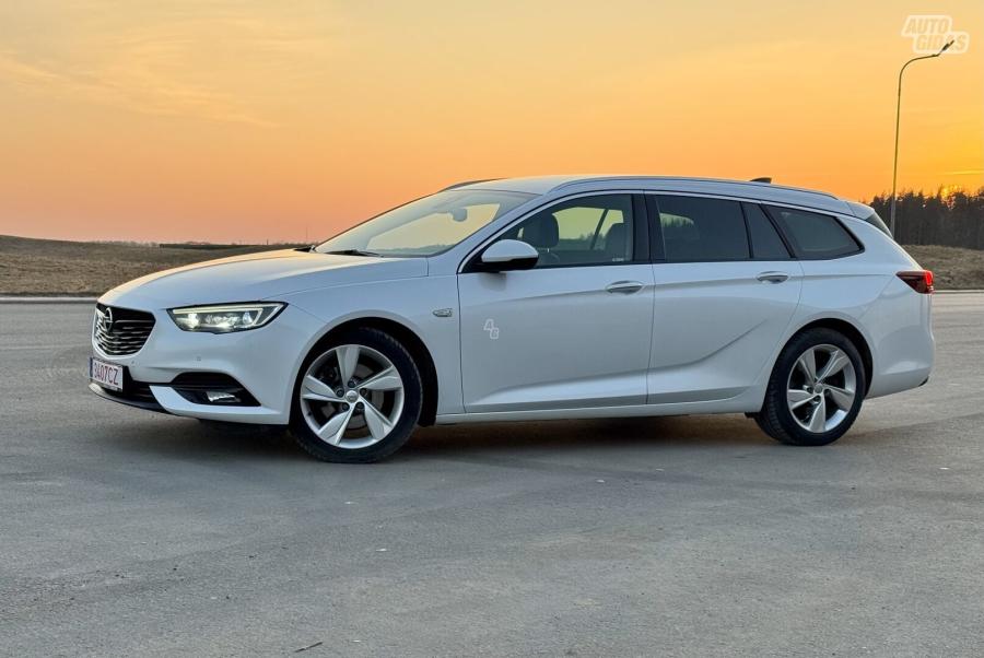 White Opel Insignia 2018 in Vilnius, with an engine capacity of 2.00 L and mileage of 160 thousand km for 11250 €, photo 5 on AUTOMOTO.COM.LV