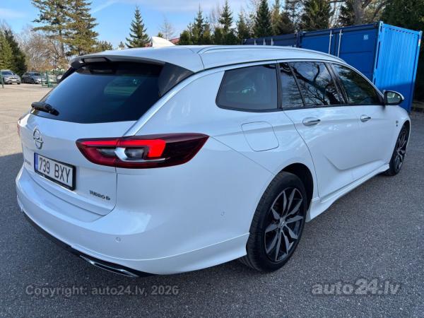 White Opel Insignia 2018 in Paide, with an engine capacity of 2.00 L and mileage of 189 thousand km for 12390 €, photo 5 on AUTOMOTO.COM.LV