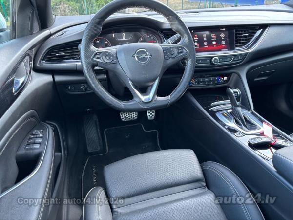 White Opel Insignia 2018 in Paide, with an engine capacity of 2.00 L and mileage of 189 thousand km for 12390 €, photo 11 on AUTOMOTO.COM.LV