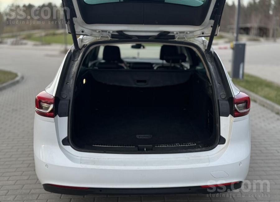 Balts Opel Insignia 2018 Jelgava, ar dzinēja tilpumu 2.00 L un nobraukumu 0 tūkst. km par 7900 €, foto 9 vietnē AUTOMOTO.COM.LV