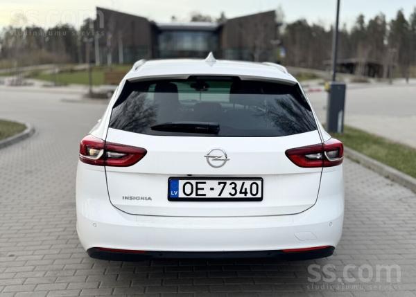 White Opel Insignia 2018 in Jelgava, with an engine capacity of 2.00 L and mileage of 0 thousand km for 7700 €, photo 6 on AUTOMOTO.COM.LV