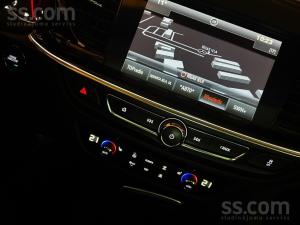 White Opel Insignia 2018 in Riga, with an engine capacity of 1.60 L and mileage of 0 thousand km for 9950 €, photo 6 on AUTOMOTO.COM.LV
