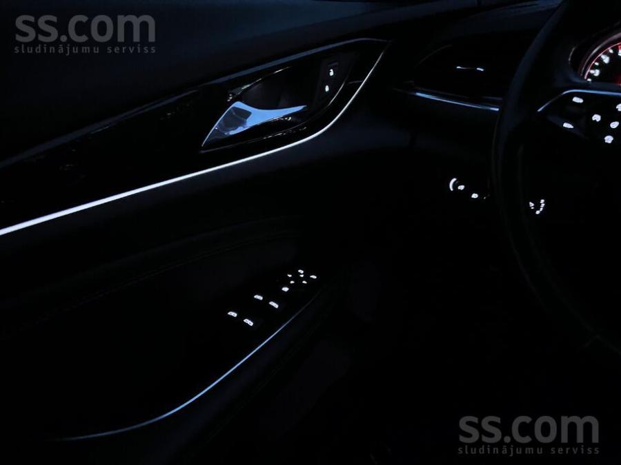 White Opel Insignia 2018 in Riga, with an engine capacity of 1.60 L and mileage of 0 thousand km for 9950 €, photo 15 on AUTOMOTO.COM.LV