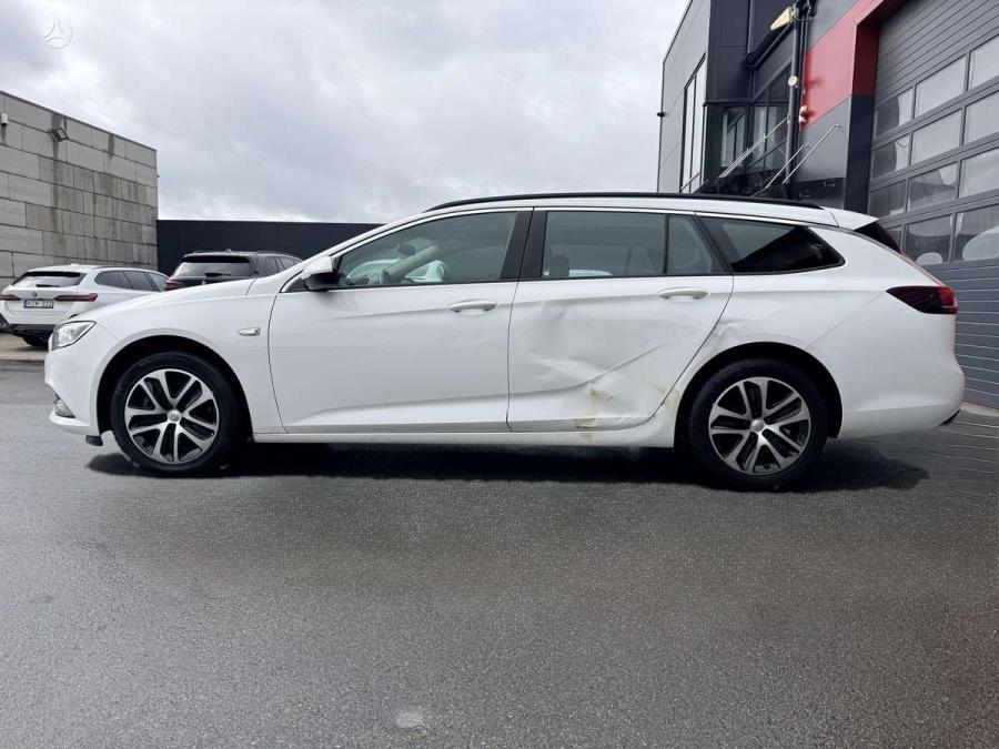 White Opel Insignia 2018 in Kaunas, with an engine capacity of 1.60 L and mileage of 142 thousand km for 6700 €, photo 7 on AUTOMOTO.COM.LV