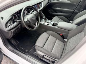 White Opel Insignia 2018 in Kaunas, with an engine capacity of 1.60 L and mileage of 142 thousand km for 6700 €, photo 11 on AUTOMOTO.COM.LV