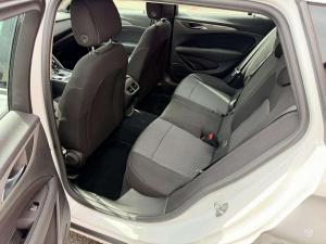 White Opel Insignia 2018 in Kaunas, with an engine capacity of 1.60 L and mileage of 142 thousand km for 6700 €, photo 24 on AUTOMOTO.COM.LV