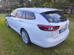 White Opel Insignia 2018 in Jelgava, with an engine capacity of 1.60 L and mileage of 246 thousand km for 7999 €, photo 4 on AUTOMOTO.COM.LV