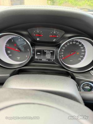 White Opel Insignia 2018 in Maardu, with an engine capacity of 1.60 L and mileage of 267 thousand km for 8300 €, photo 3 on AUTOMOTO.COM.LV