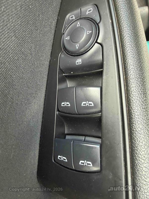 White Opel Insignia 2018 in Maardu, with an engine capacity of 1.60 L and mileage of 267 thousand km for 8300 €, photo 6 on AUTOMOTO.COM.LV