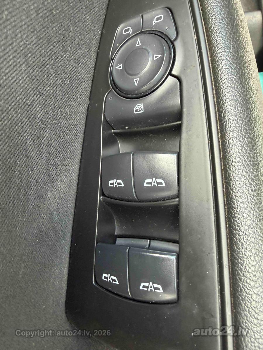 White Opel Insignia 2018 in Maardu, with an engine capacity of 1.60 L and mileage of 267 thousand km for 8300 €, photo 6 on AUTOMOTO.COM.LV