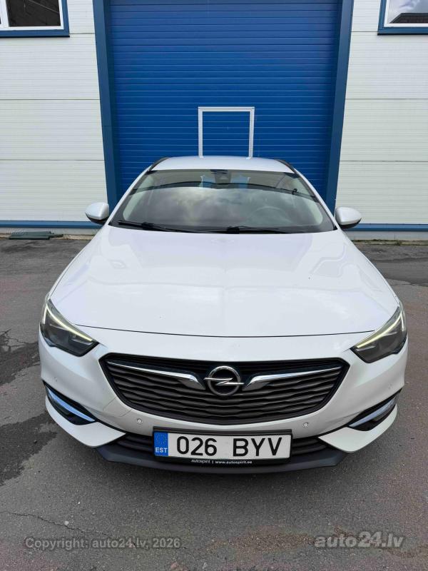 White Opel Insignia 2018 in Maardu, with an engine capacity of 1.60 L and mileage of 267 thousand km for 8300 €, photo 9 on AUTOMOTO.COM.LV