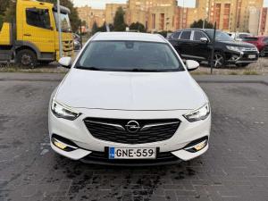 White Opel Insignia 2019 in Kaunas, with an engine capacity of 1.60 L and mileage of 234 thousand km for 10448 €, photo 2 on AUTOMOTO.COM.LV