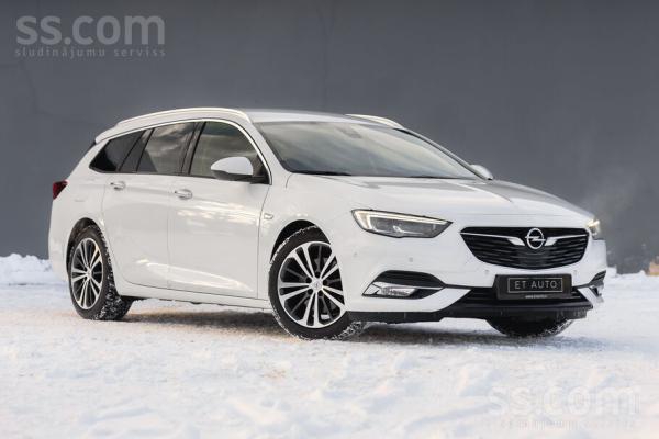 White Opel Insignia 2019 in Jelgava, with an engine capacity of 2.00 L and mileage of 226 thousand km for 12800 €, photo 1 on AUTOMOTO.COM.LV