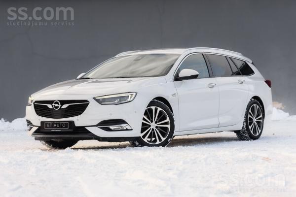 White Opel Insignia 2019 in Jelgava, with an engine capacity of 2.00 L and mileage of 226 thousand km for 12800 €, photo 3 on AUTOMOTO.COM.LV