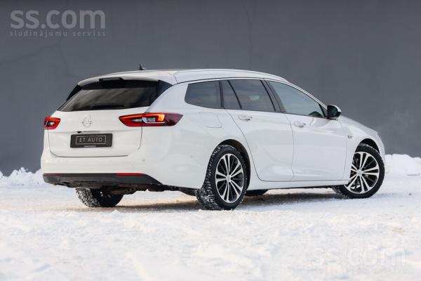 White Opel Insignia 2019 in Jelgava, with an engine capacity of 2.00 L and mileage of 226 thousand km for 12800 €, photo 7 on AUTOMOTO.COM.LV