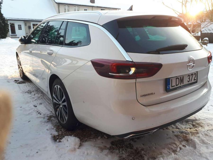 White Opel Insignia 2019 in Silute, with an engine capacity of 1.60 L and mileage of 119 thousand km for 12500 €, photo 4 on AUTOMOTO.COM.LV