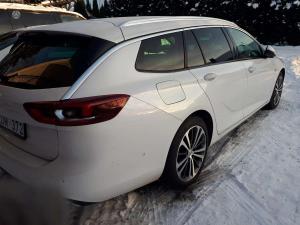 White Opel Insignia 2019 in Silute, with an engine capacity of 1.60 L and mileage of 119 thousand km for 12500 €, photo 5 on AUTOMOTO.COM.LV