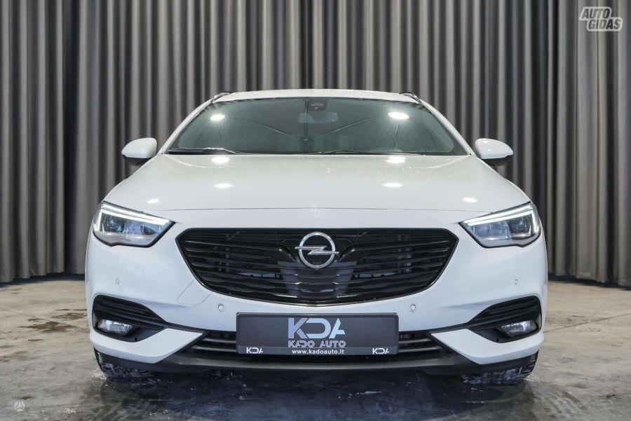 White Opel Insignia 2019 in Marijampole, with an engine capacity of 1.60 L and mileage of 191 thousand km for 10750 €, photo 4 on AUTOMOTO.COM.LV